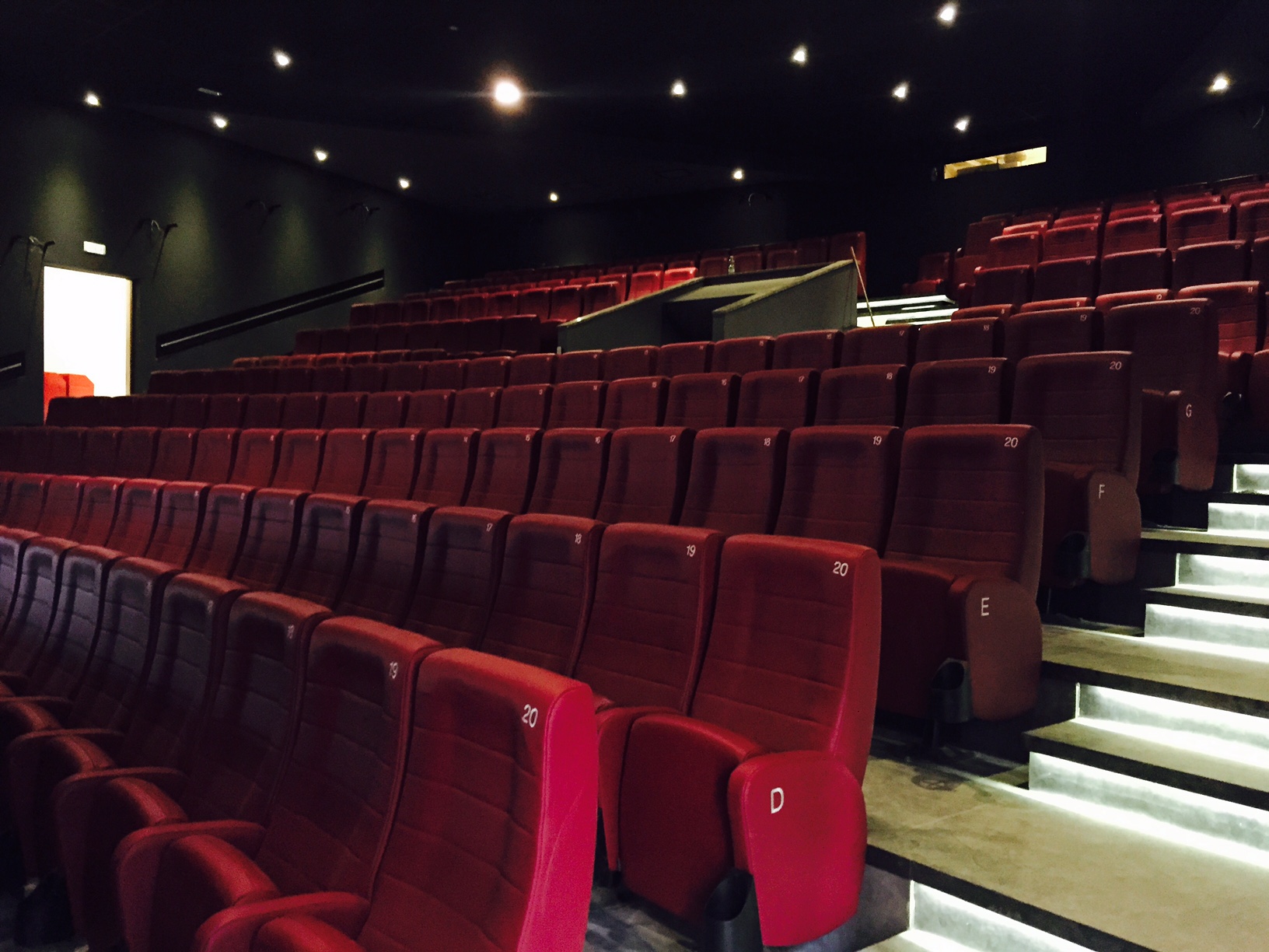 Vienna Cinéma - Fauteuils Hémicycle